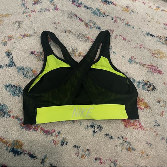 Nike | Intimates & Sleepwear | Nike Sports Bra With Keyhole Chest ...